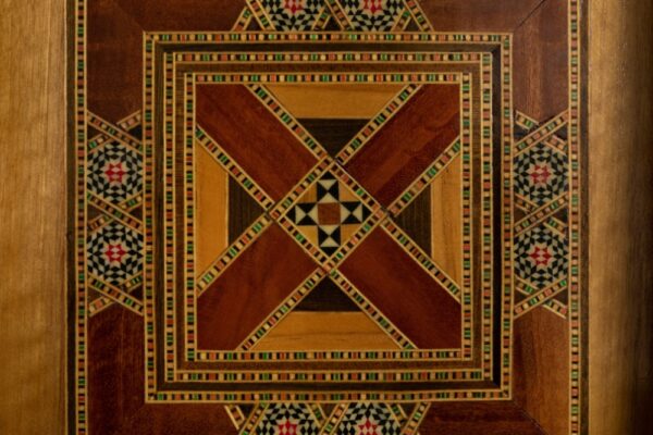 Veneer inlays vs. solid wood inlays: which is best for your box making ...